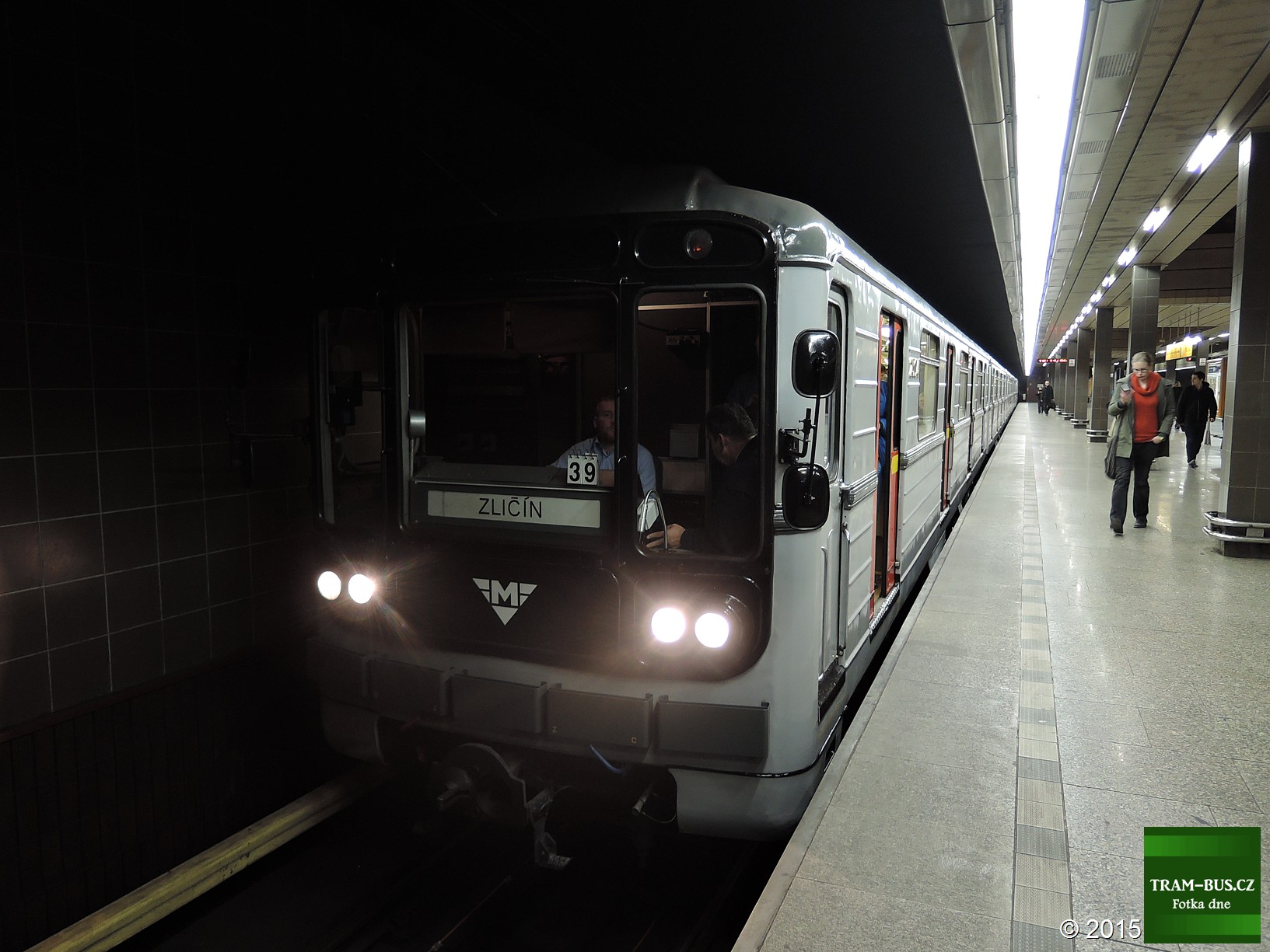 Fotka dne 2. 11. 2015: Po 6 letech byla vypravena souprava 81-71 do ...